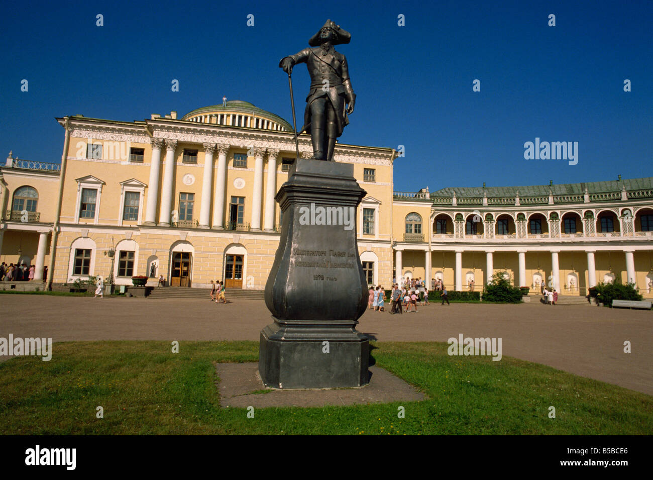 Statues grand palace hi-res stock photography and images - Alamy