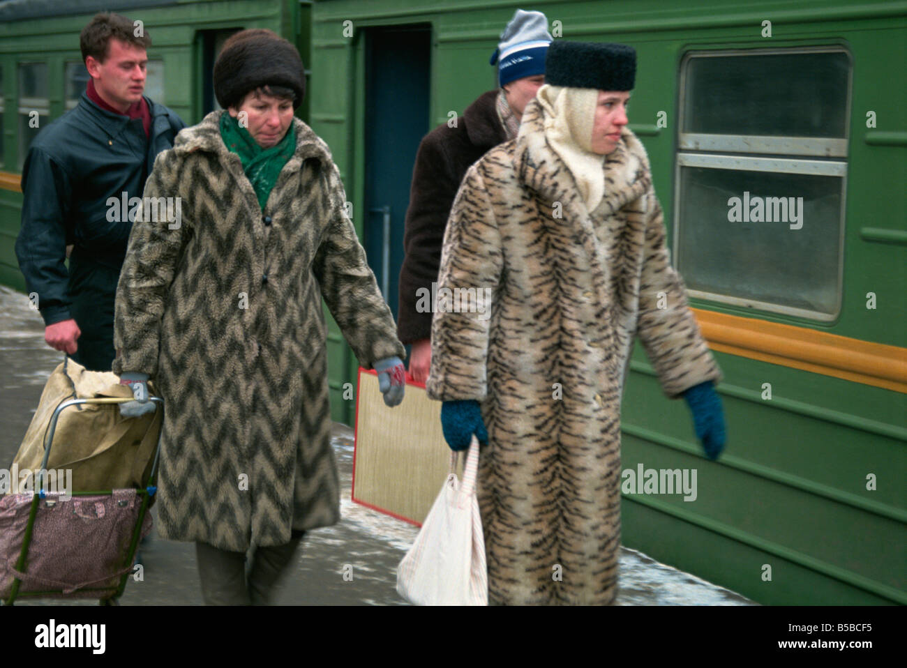 People furs hi-res stock photography and images - Alamy