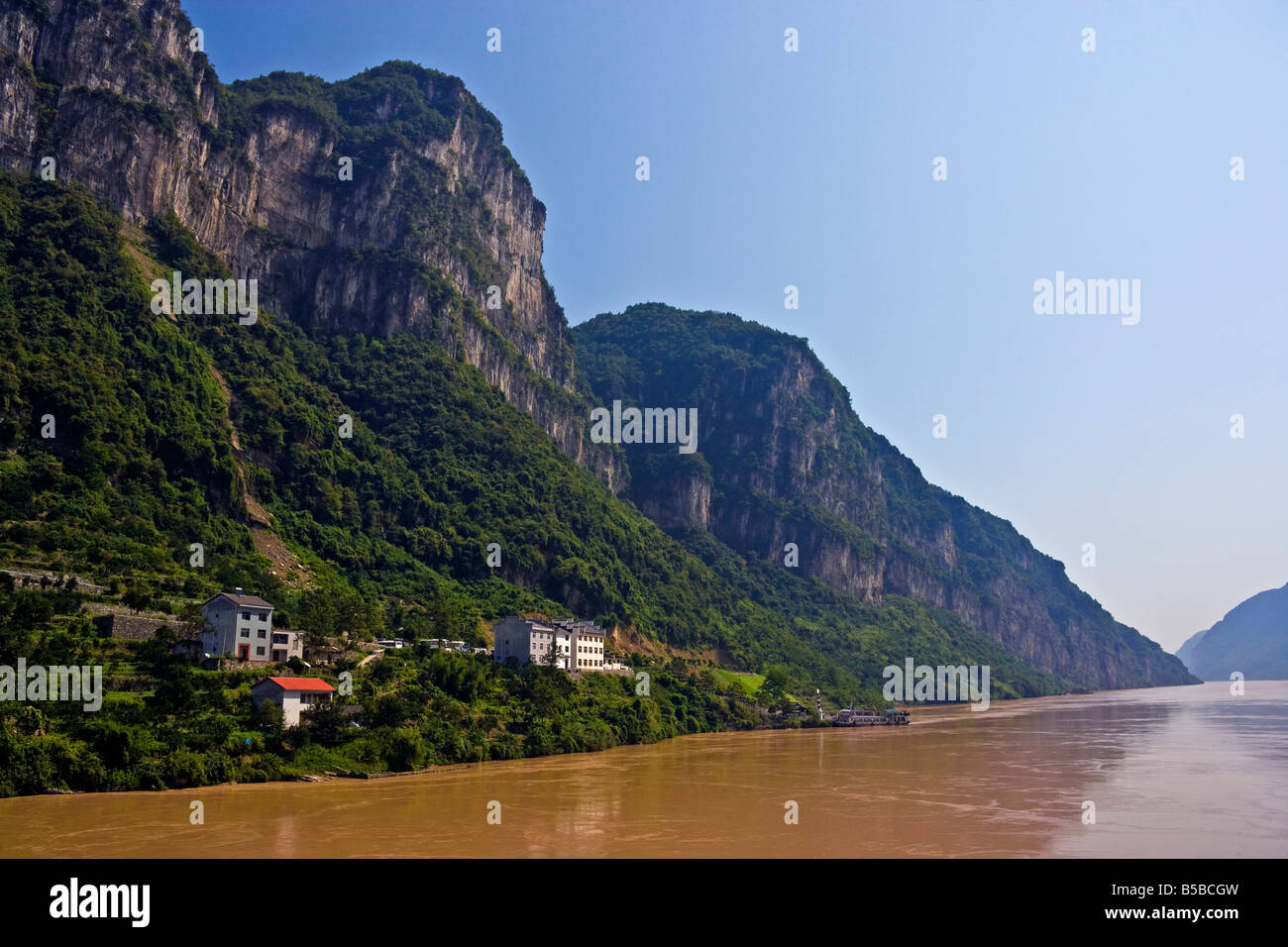 Xiling Gorge Yangzi River between Sandouping and Yichang downstream ...