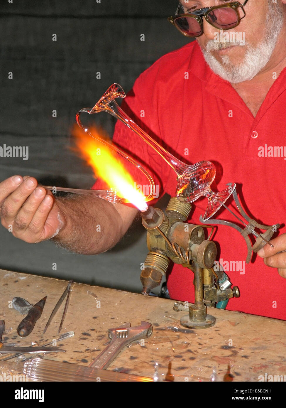 Glassblower working on glass hi-res stock photography and images - Alamy