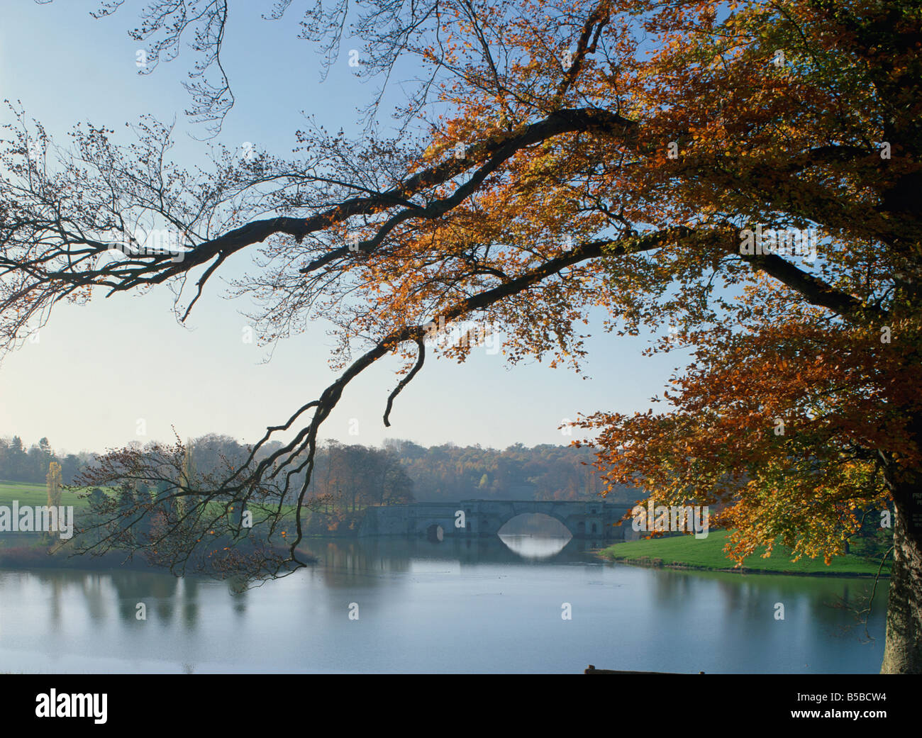 Blenheim palace grand bridge hi-res stock photography and images - Alamy