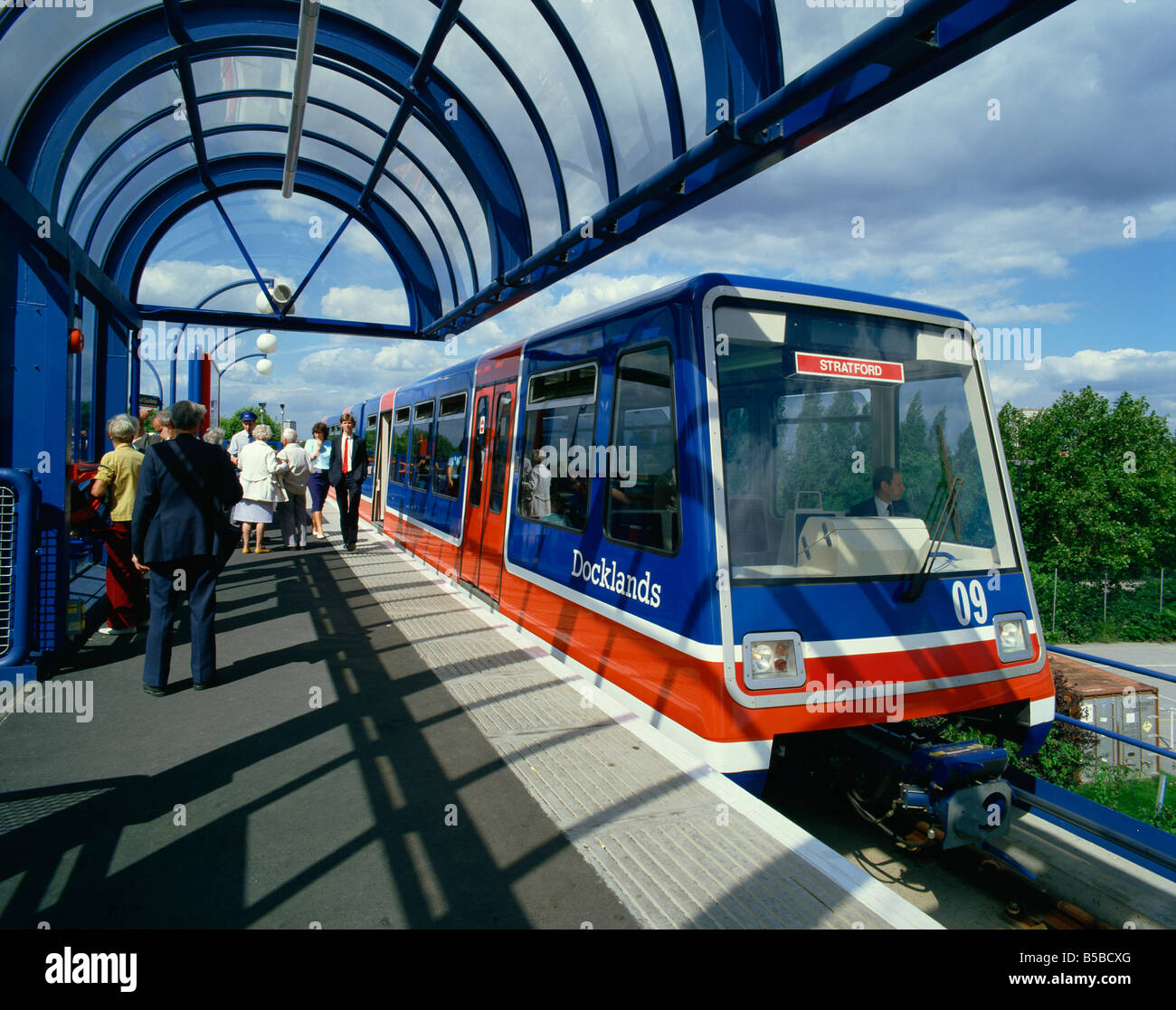 The docklands light railway hi-res stock photography and images - Alamy