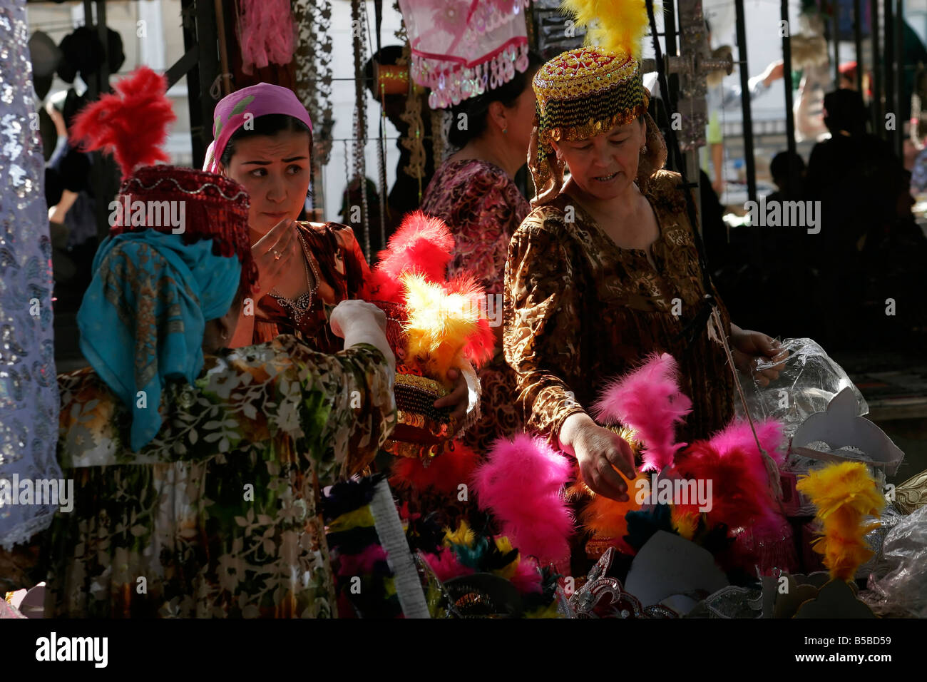Uzbek women hi-res stock photography and images - Alamy