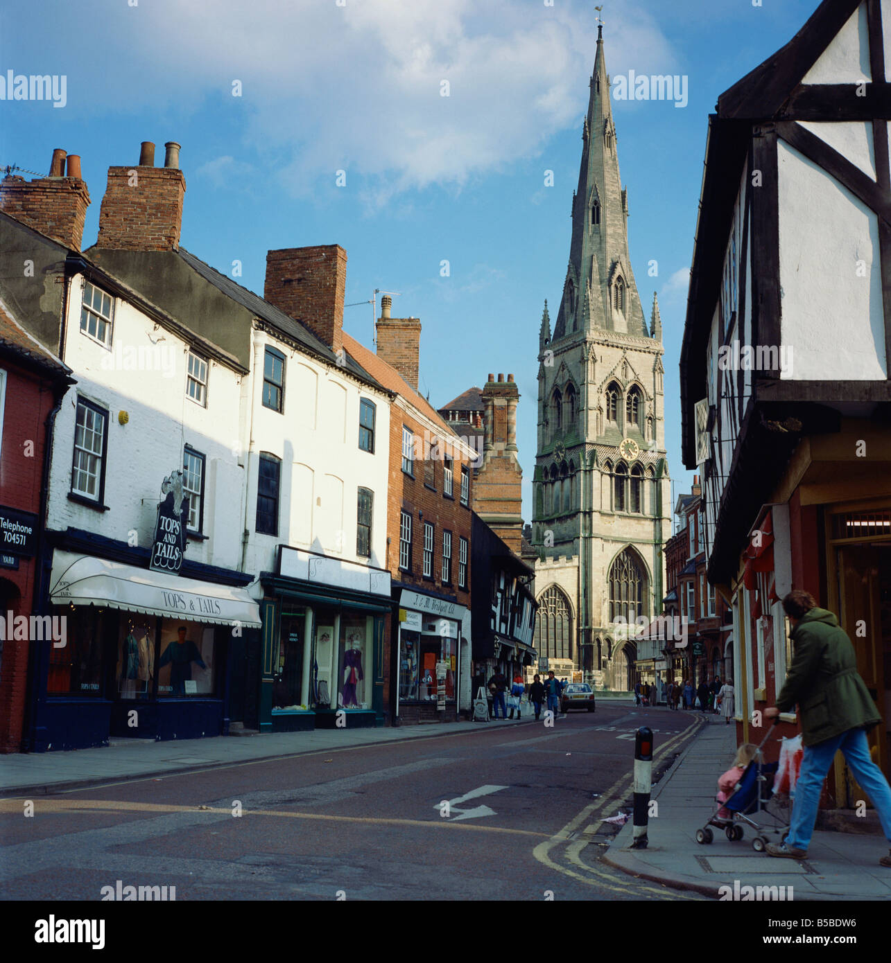 Parish church and shops, Newark, Nottinghamshire, England, Europe Stock ...