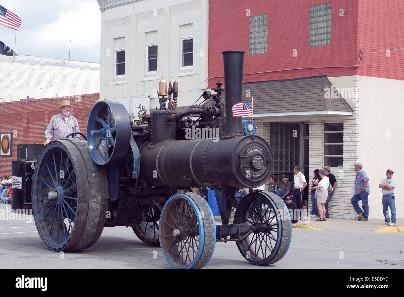 Tractor parade hi-res stock photography and images - Alamy