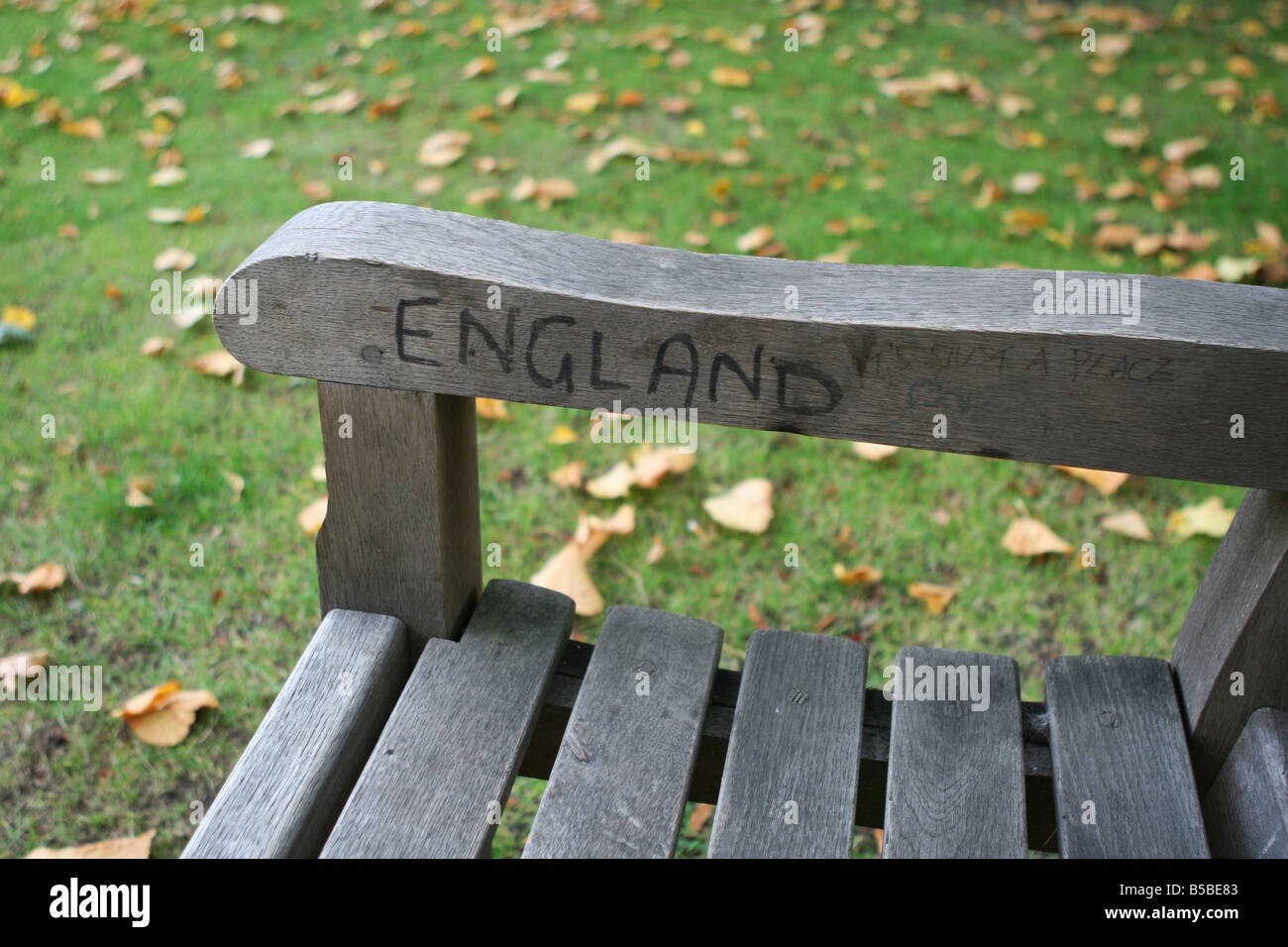 Graffiti on a Richmond Green bench Stock Photo - Alamy