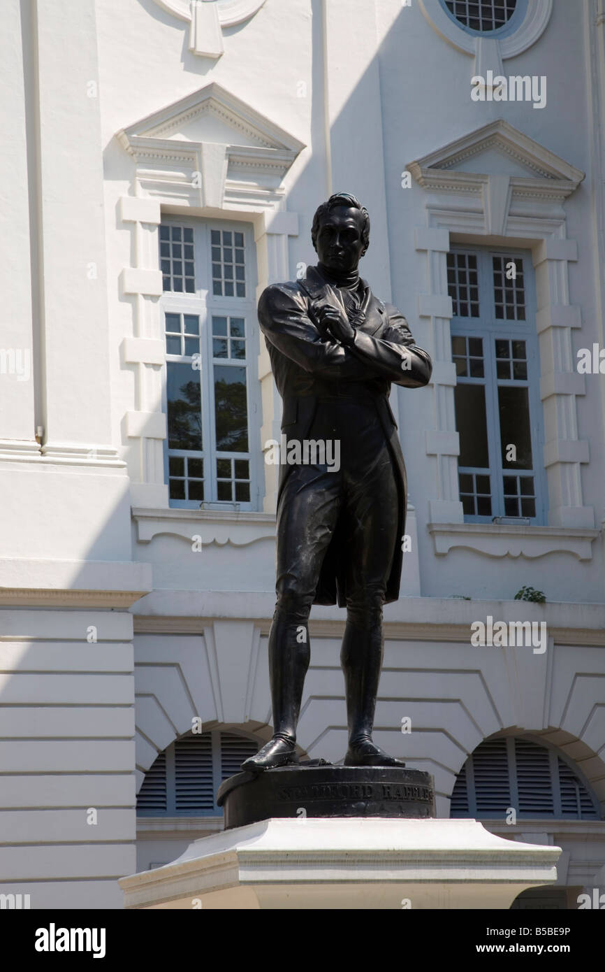 Original bronze statue of Sir Stamford Raffles cast in 1887 in front of Victoria Theatre, Civic ...