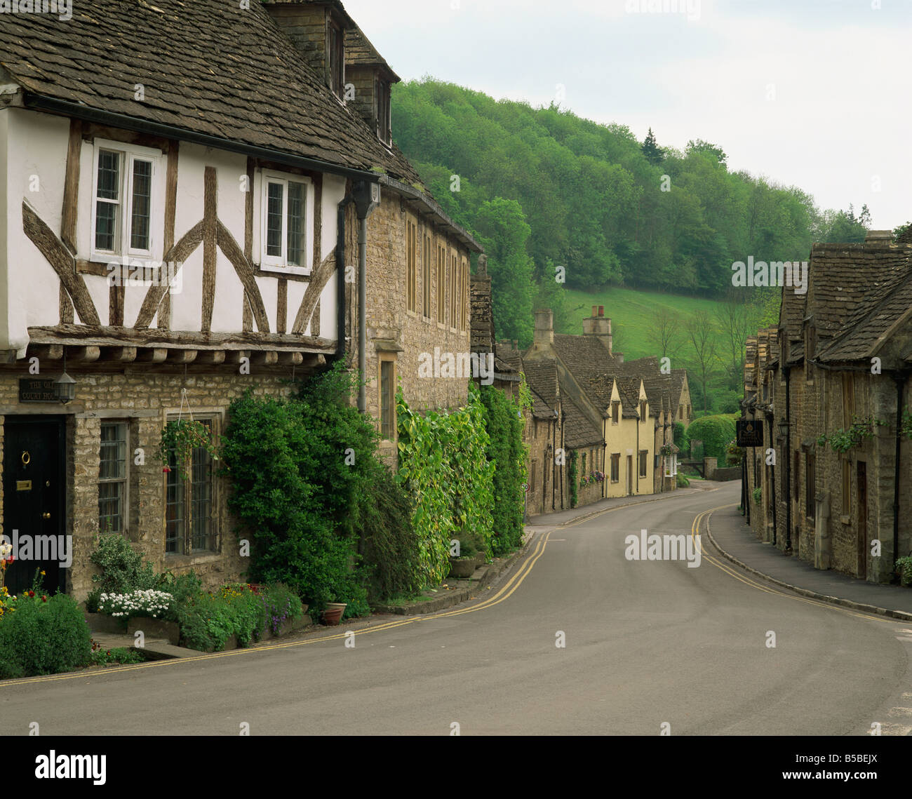 Castle combe wiltshire england hi-res stock photography and images - Alamy