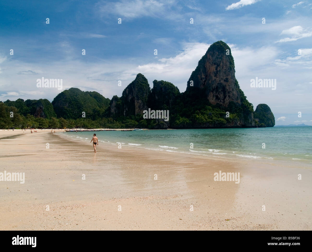 tourist walking on Rai Leh beach in Krabi Thailand Stock Photo - Alamy