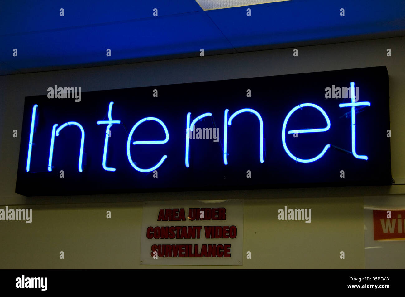 Internet cafe neon sign hi-res stock photography and images - Alamy