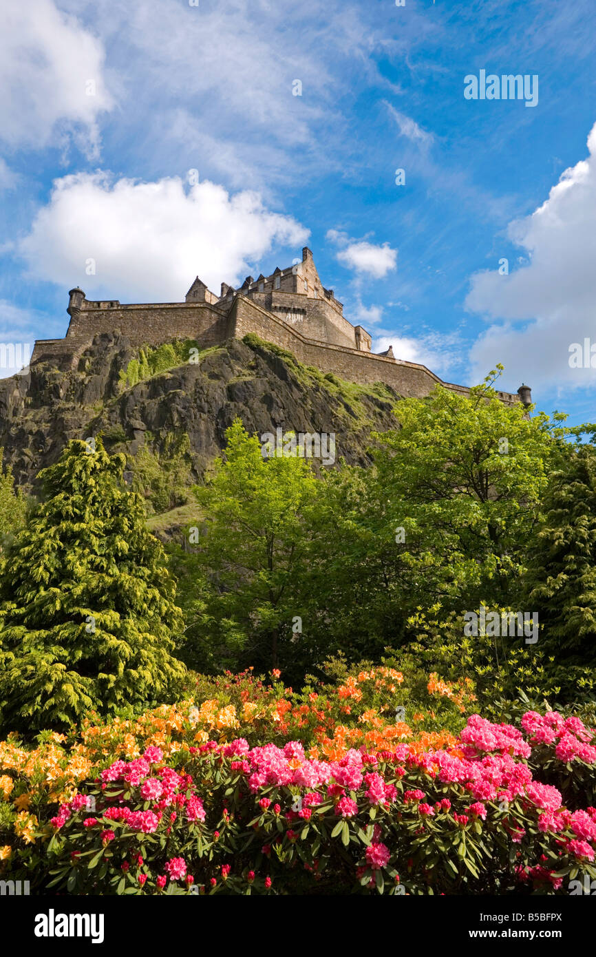 Edinburgh castle gardens spring hi-res stock photography and images - Alamy