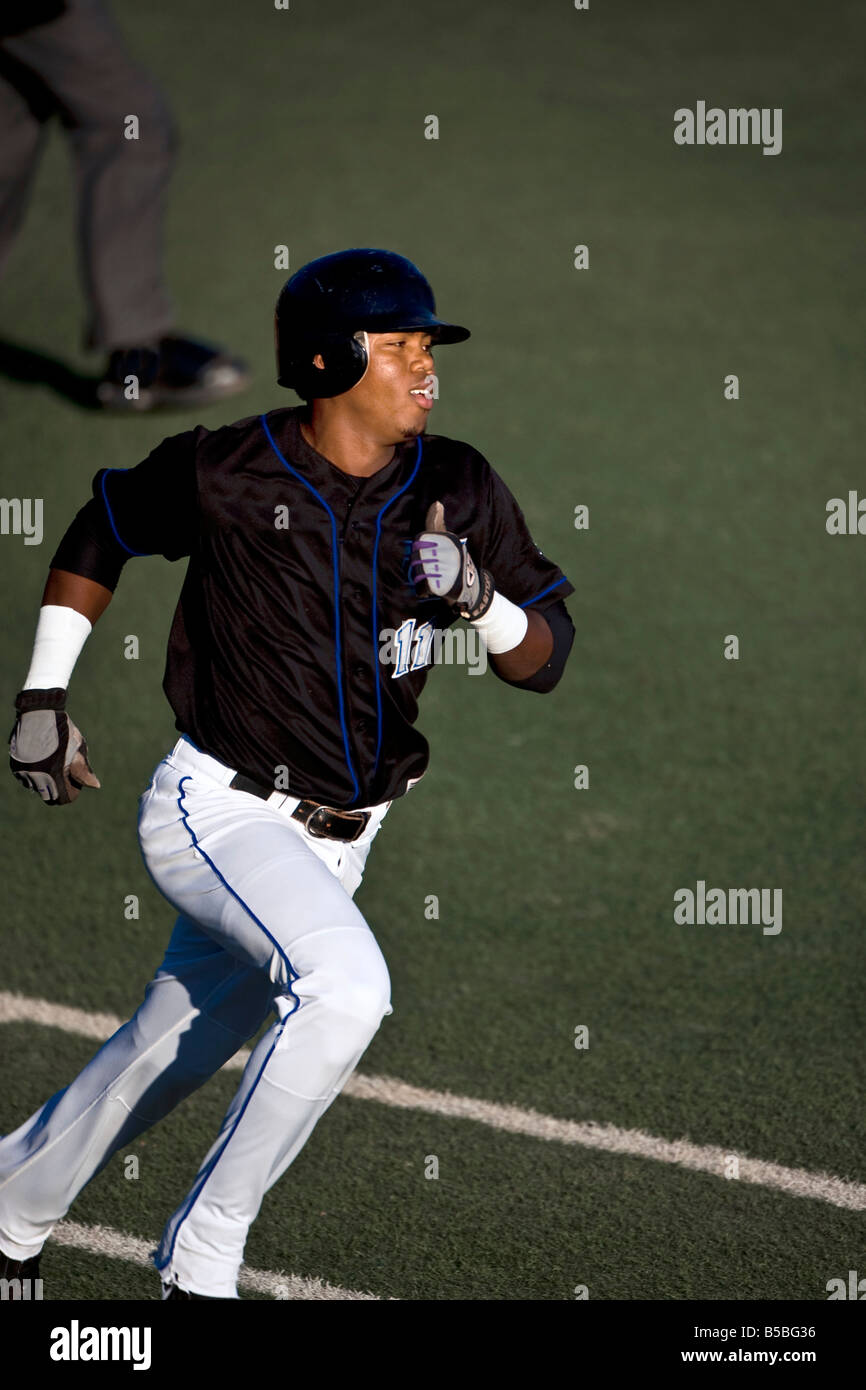 Baseball player running Stock Photo - Alamy