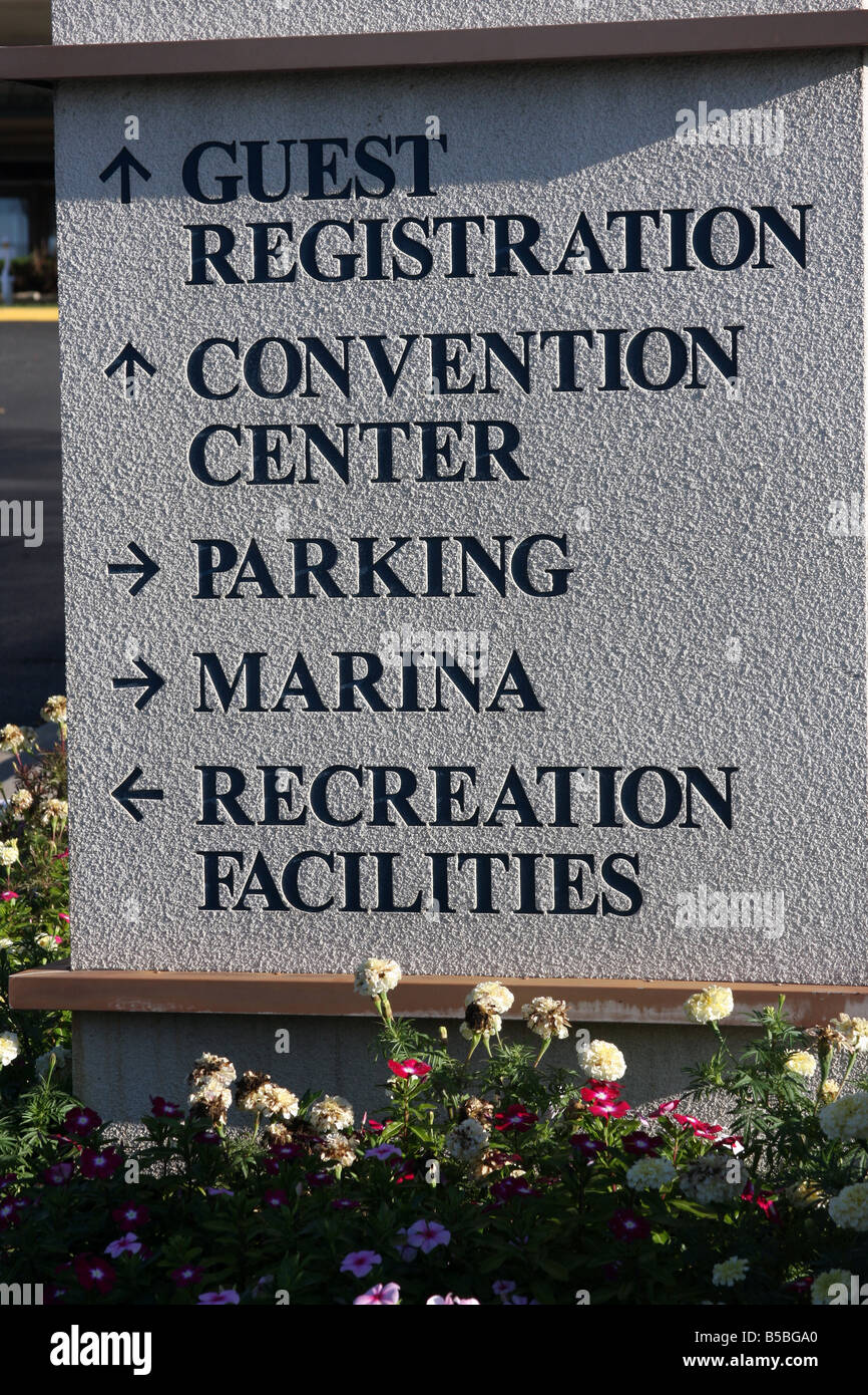 Hotel direction sign hi-res stock photography and images - Alamy