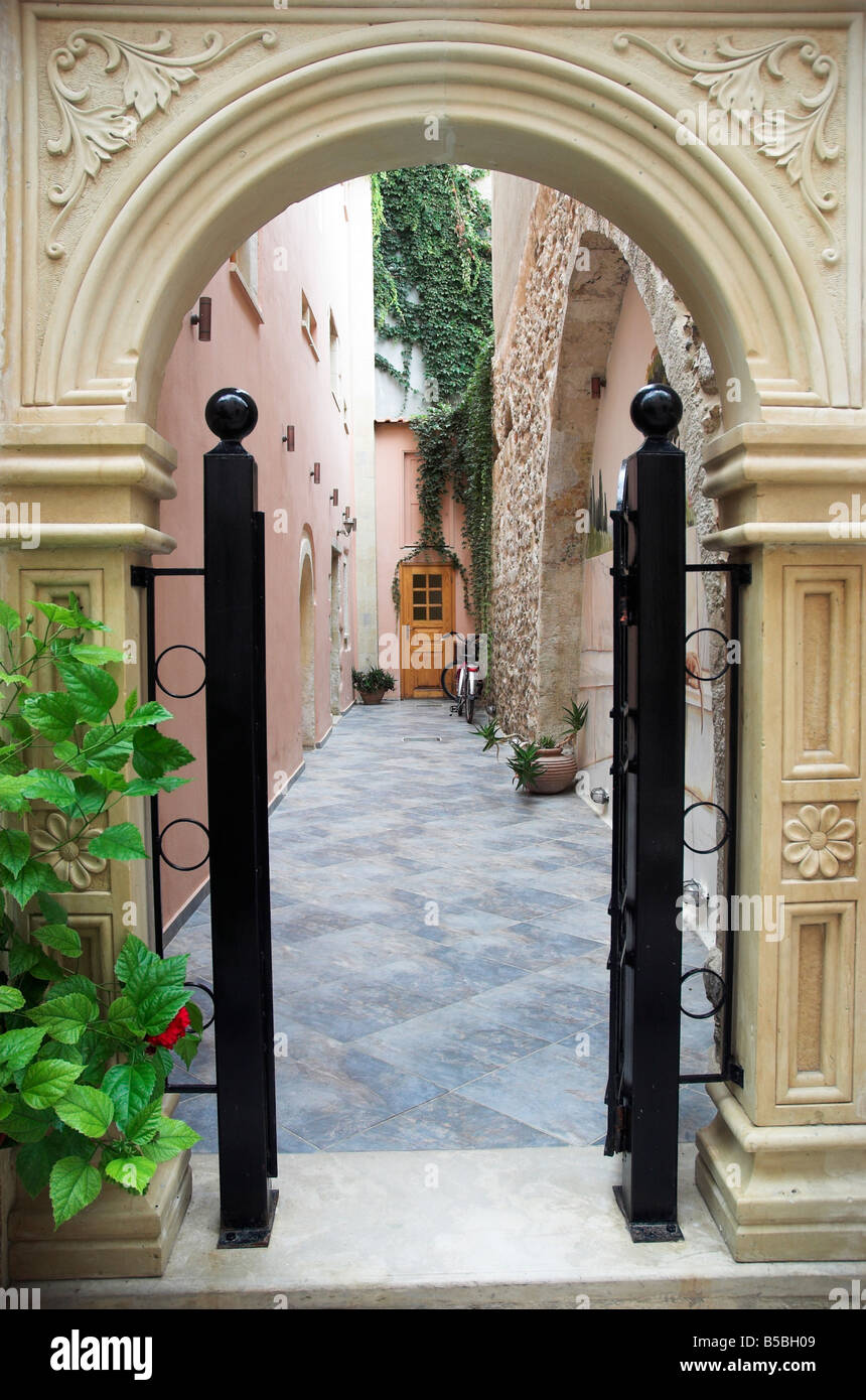 Front gate house hi-res stock photography and images - Alamy