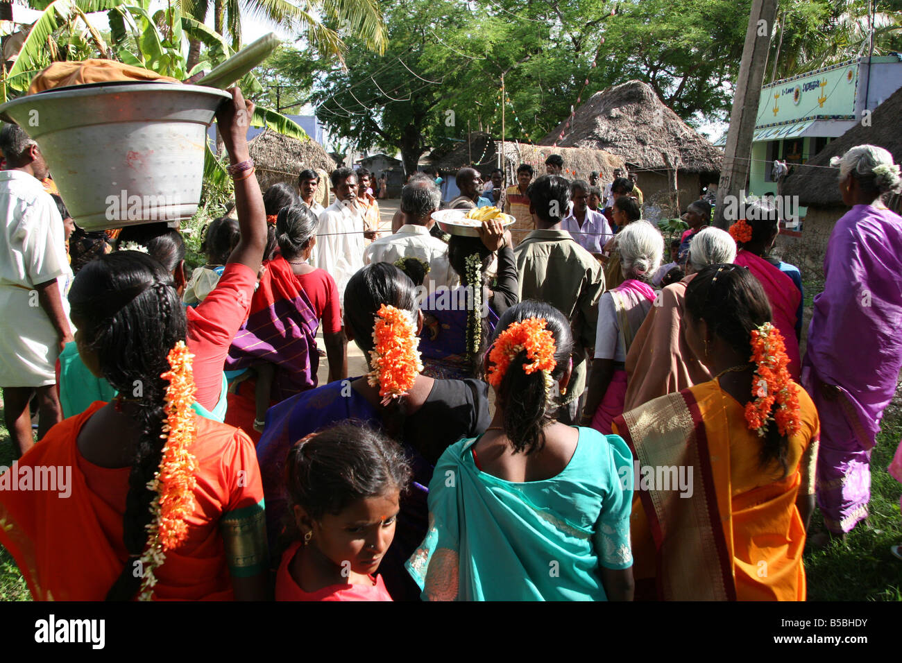 Female Crowd High Resolution Stock Photography and Images - Alamy