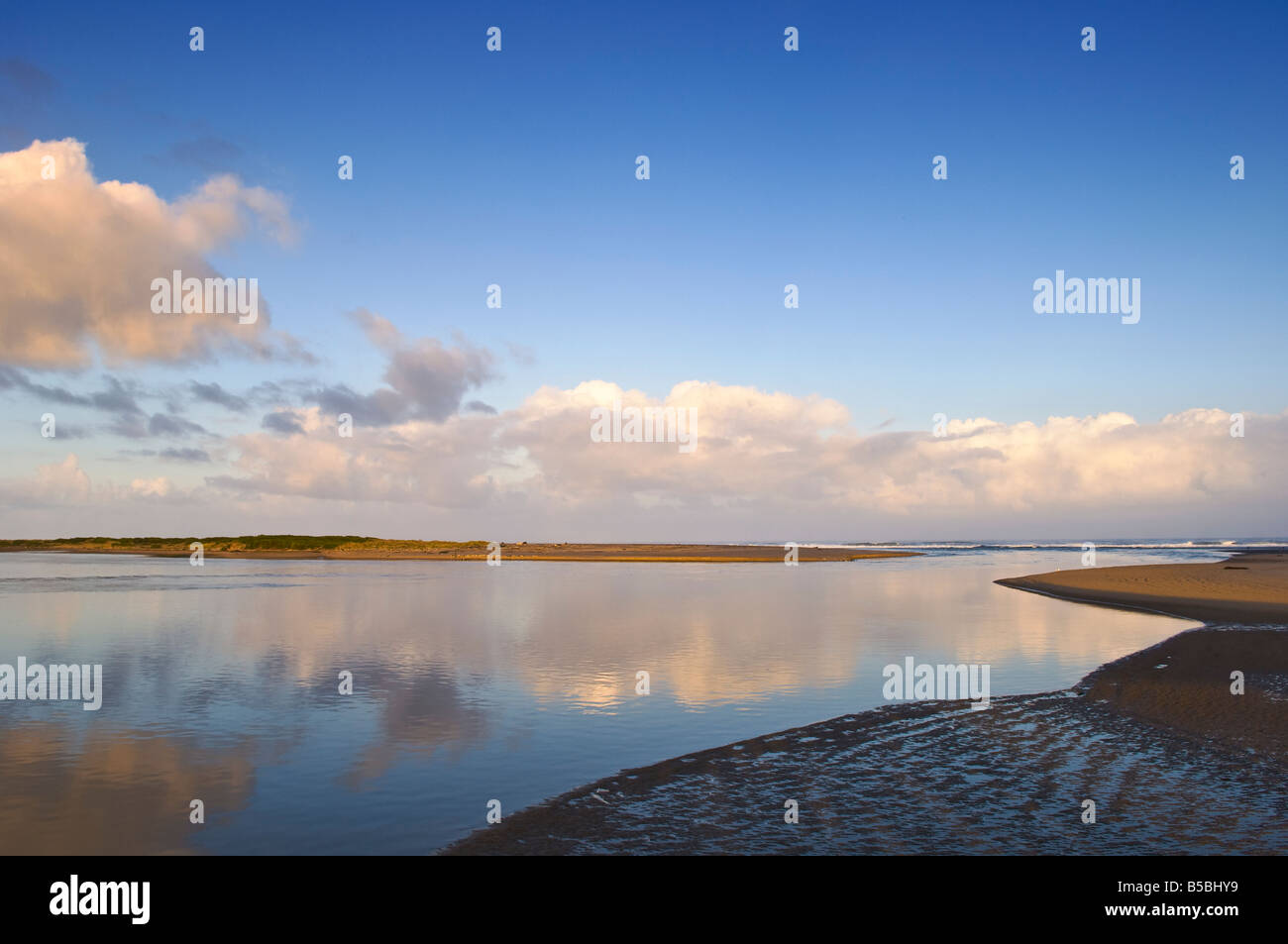 Siletz Bay at Lincoln City on the central Oregon Coast Stock Photo - Alamy
