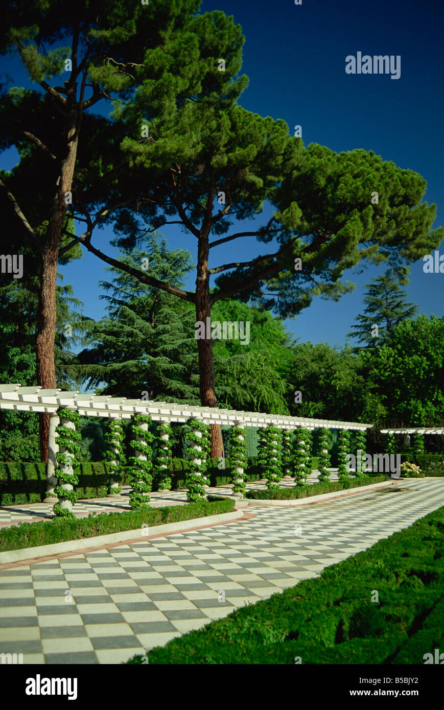 Spain madrid retiro park hi-res stock photography and images - Alamy