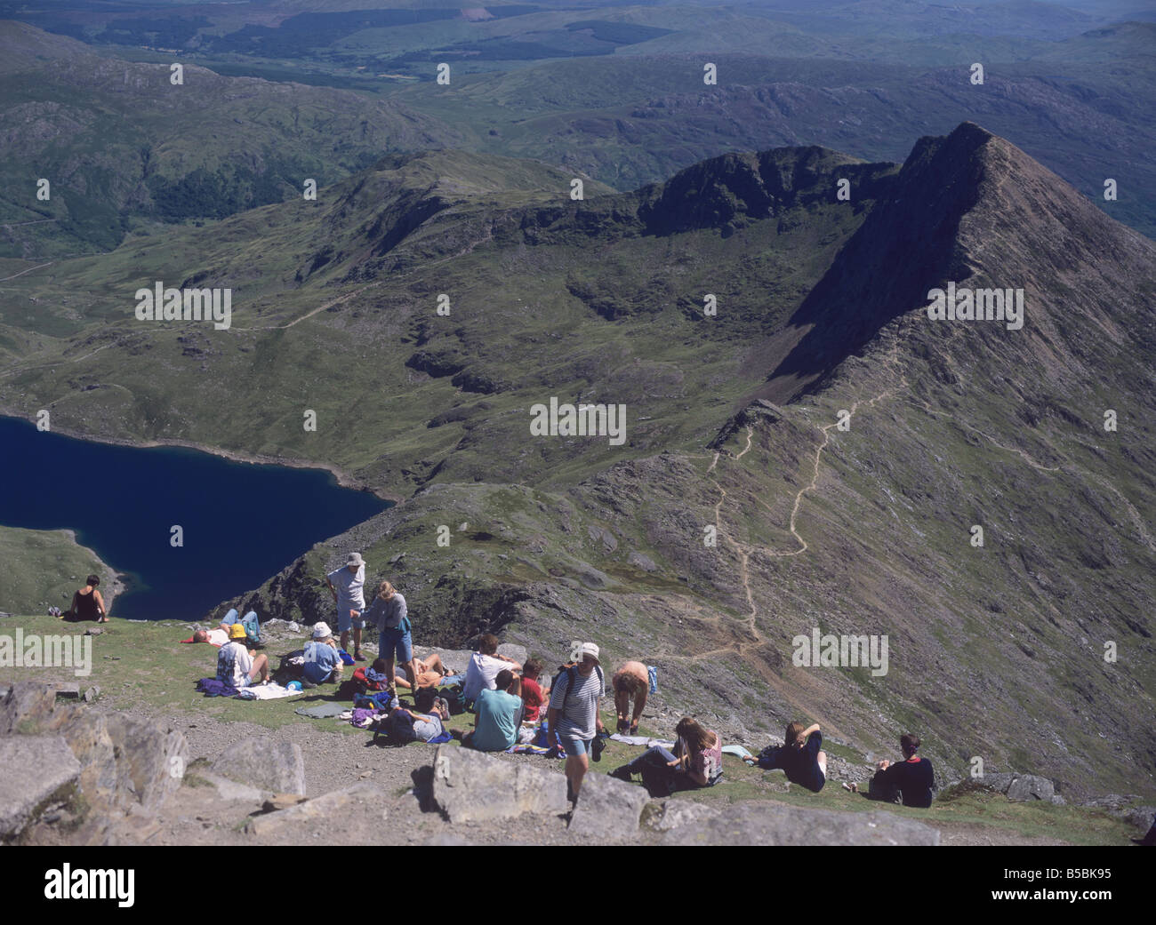 Summit of mount snowdon hi-res stock photography and images - Alamy