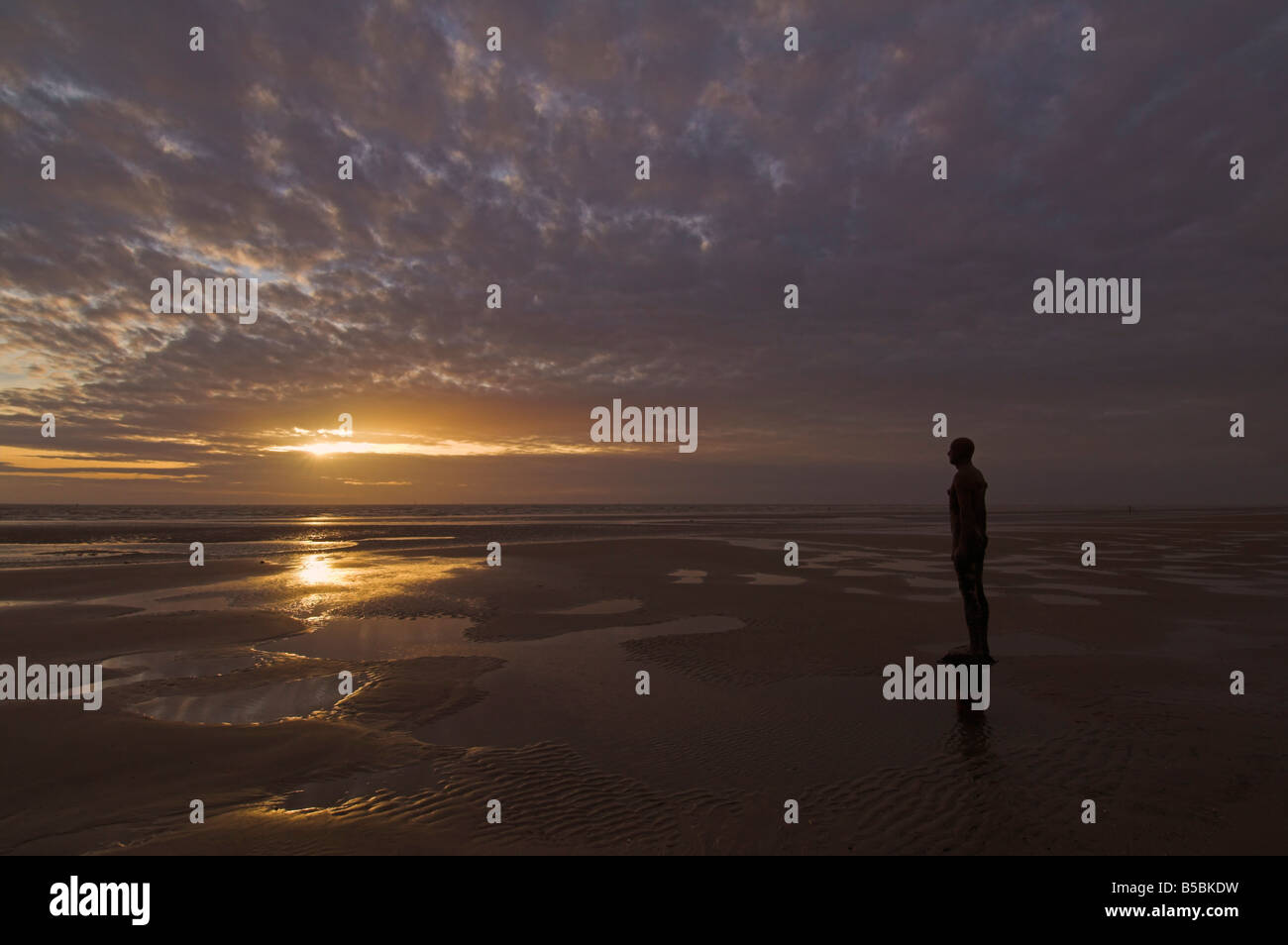 Another Place statues by artist Antony Gormley on Crosby beach ...