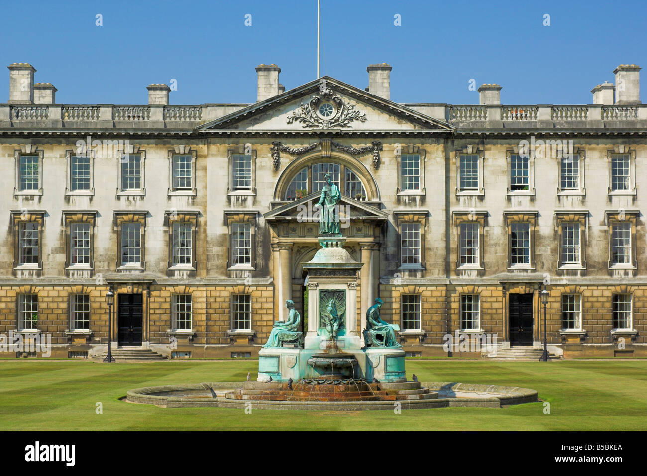 Kings colleges gibbs building hi-res stock photography and images - Alamy