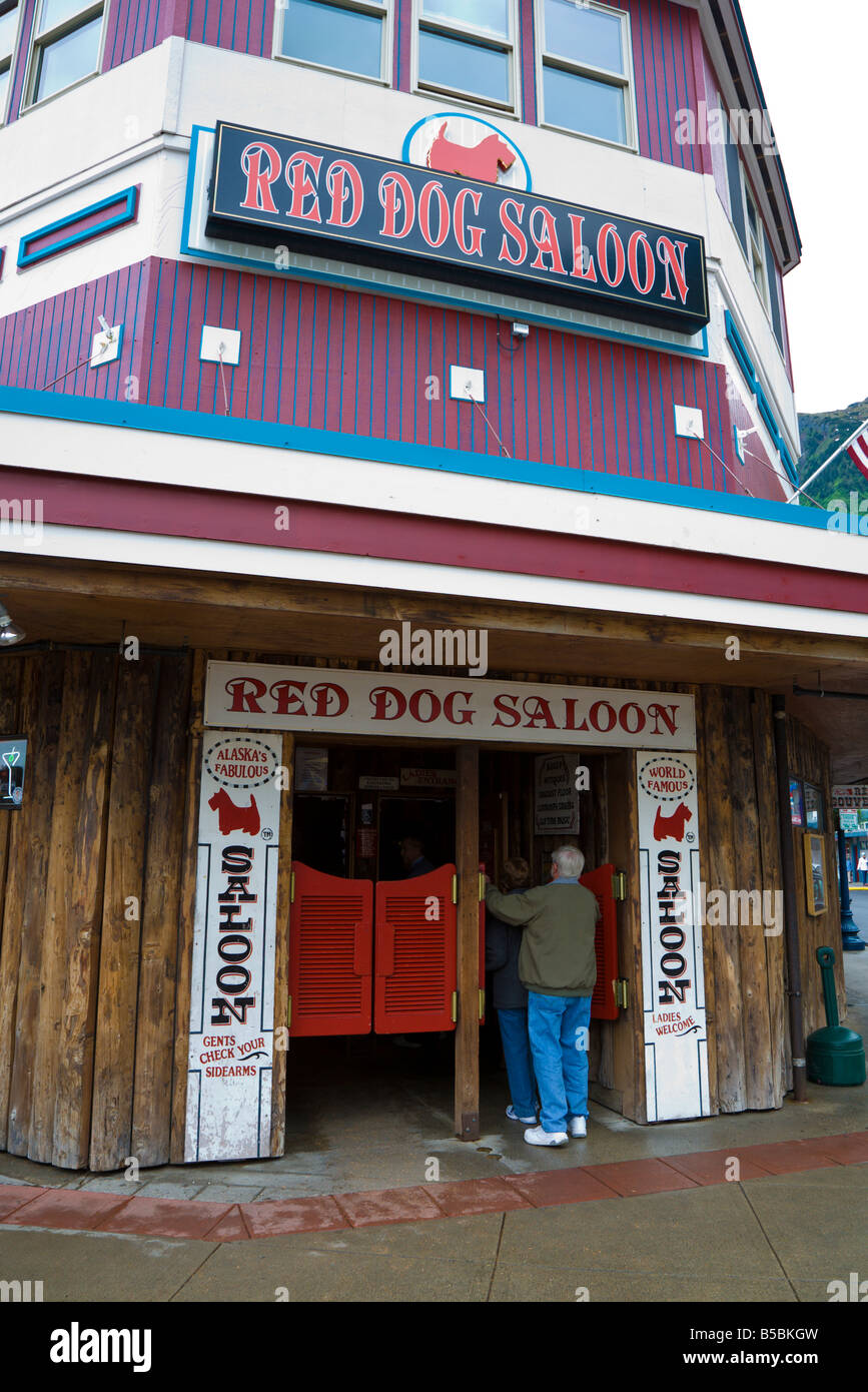Saloon doors hi-res stock photography and images - Alamy