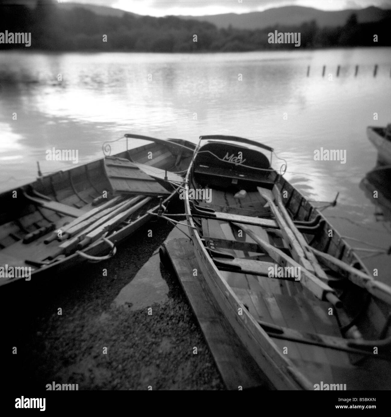 Two black and white boats hi-res stock photography and images - Alamy
