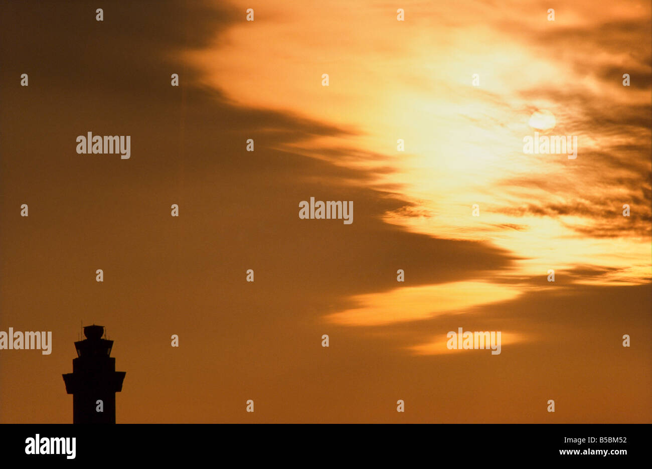 Atlanta international airport control tower hi-res stock photography ...