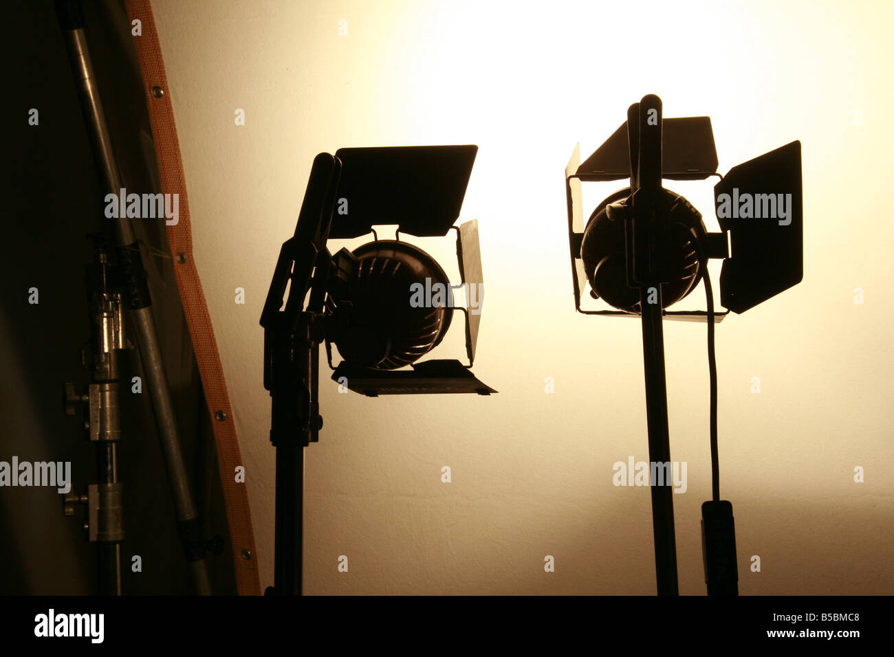 Film set illumination hi-res stock photography and images - Alamy