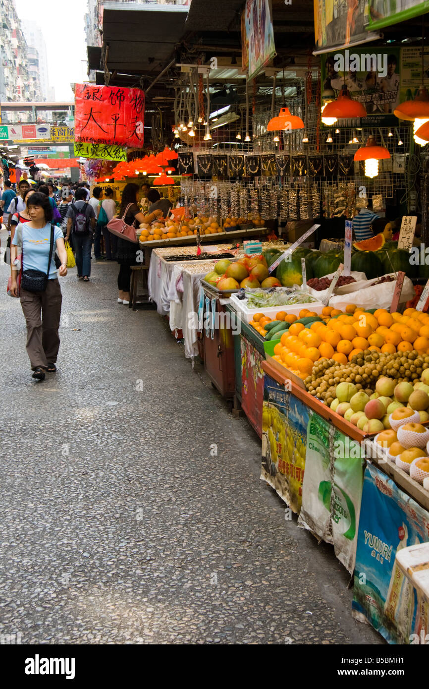 Stalls selling fresh fruit in Street Market, Mong Kok, Hong Kong Stock ...