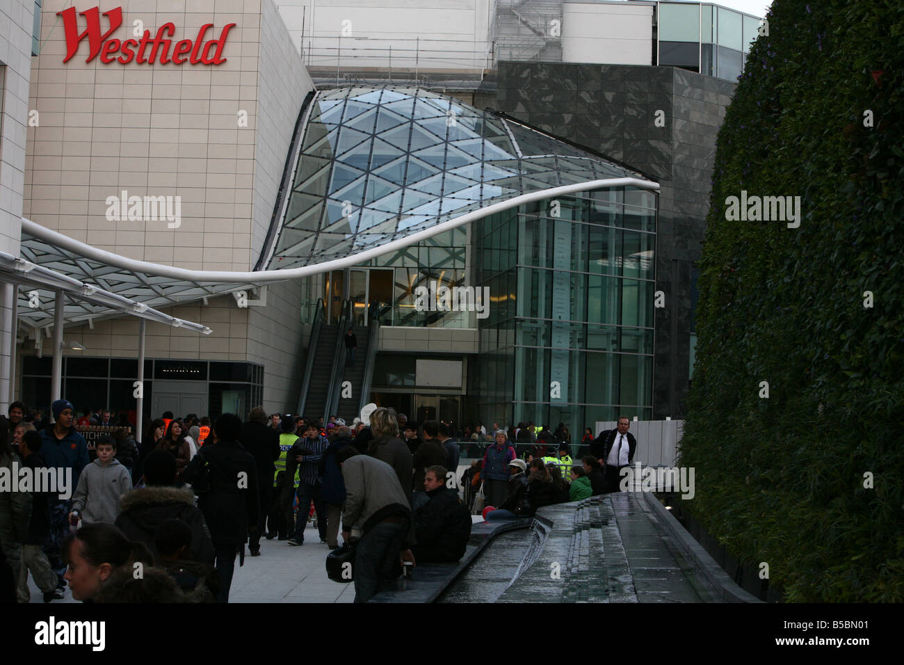 Westfield Shopping Center Opens Its Doors, Shepherd's Bush , October 30 ...