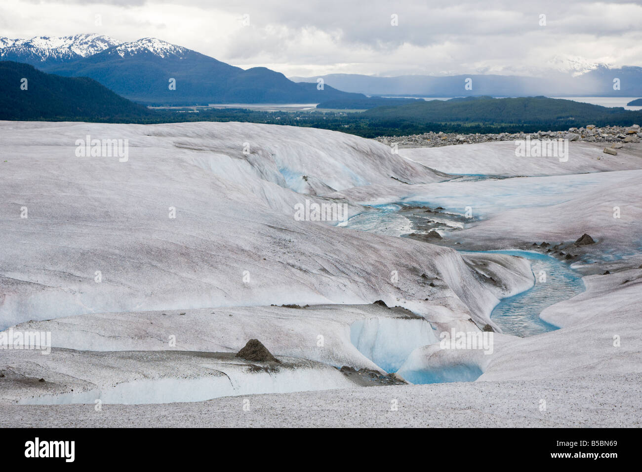 Alaska ice melting mountains hi-res stock photography and images - Alamy