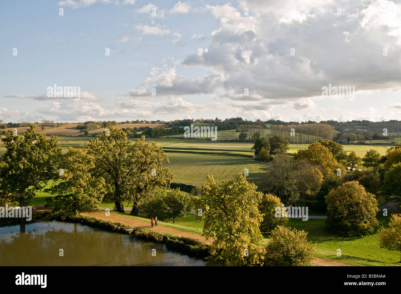 English landscape parkland park countryside rural walk hi-res stock ...