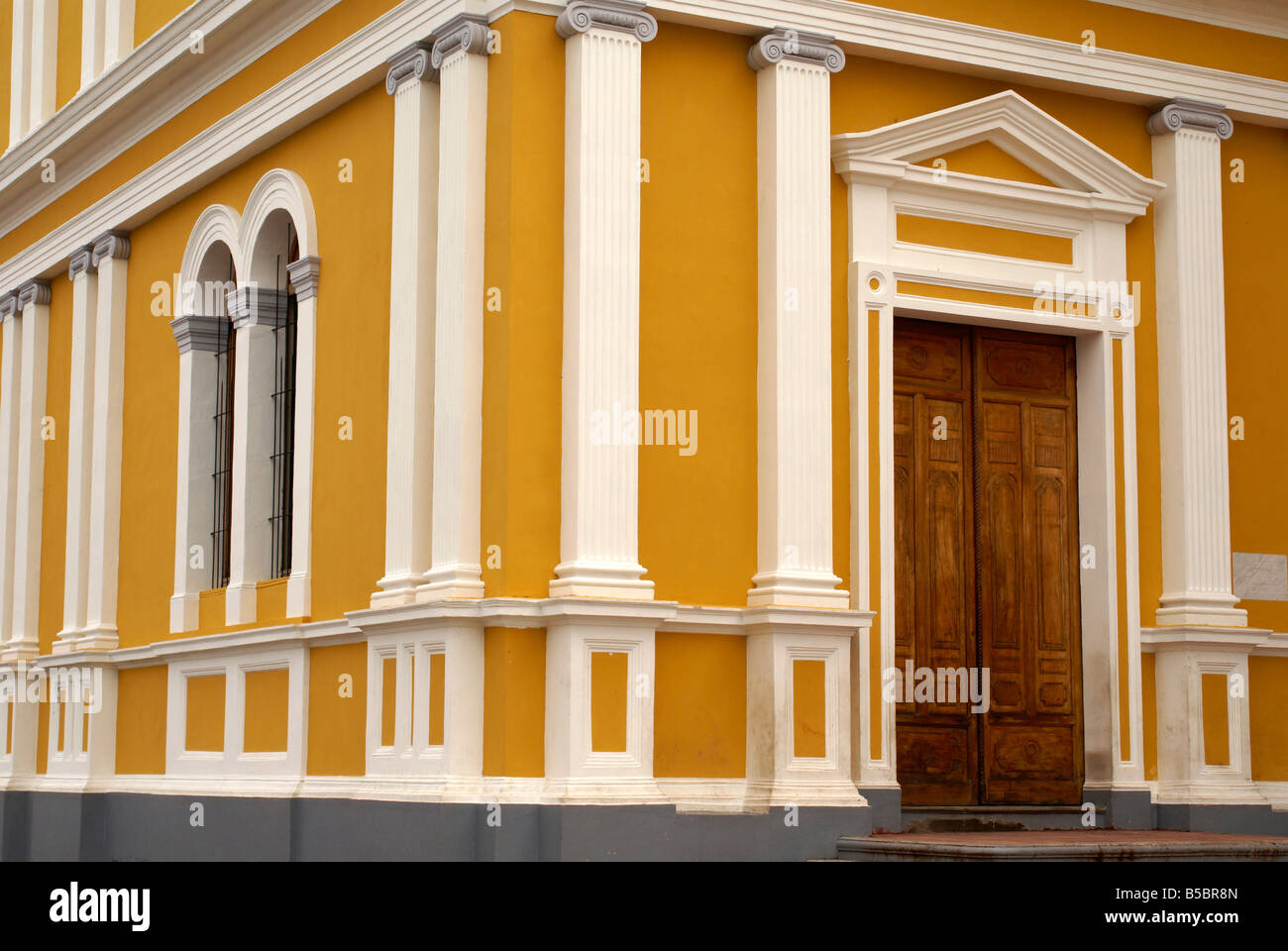 Neoclassical architecture hi-res stock photography and images - Alamy