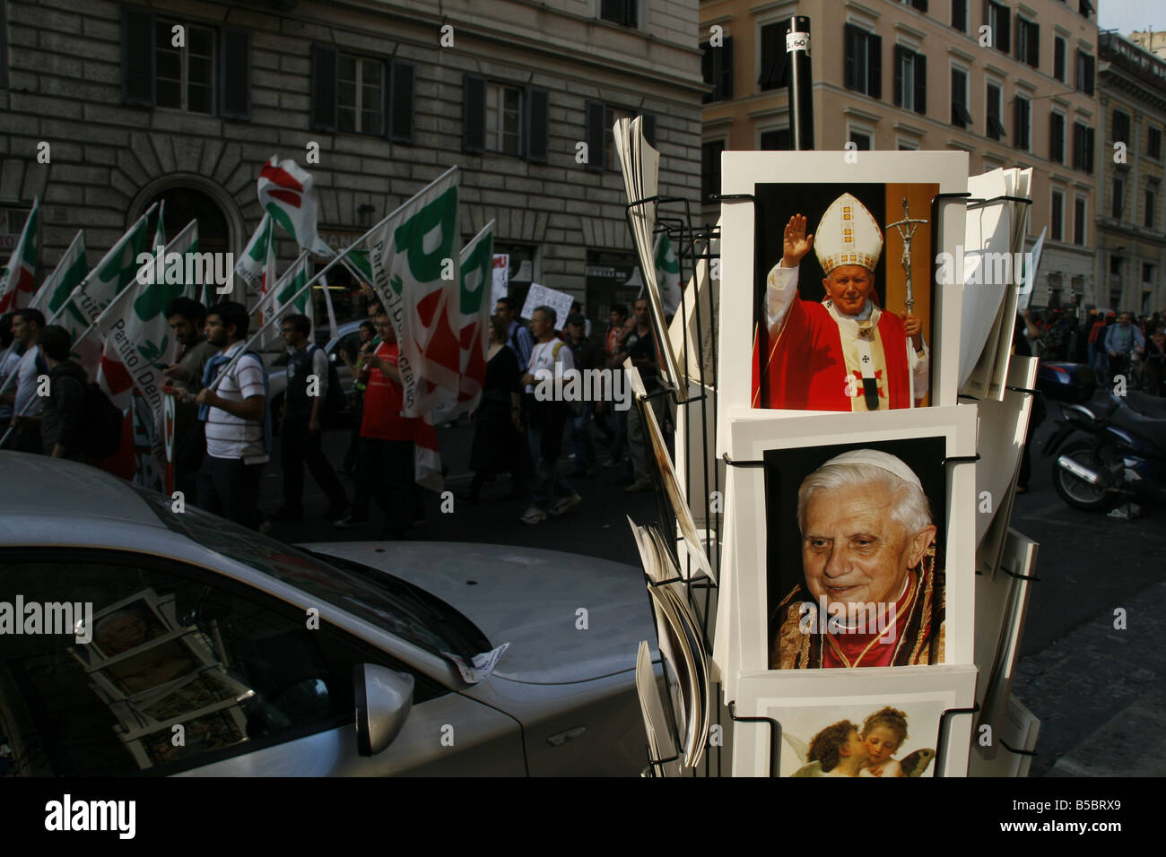 pope postcards on stand outside gift shop in rome Stock Photo - Alamy