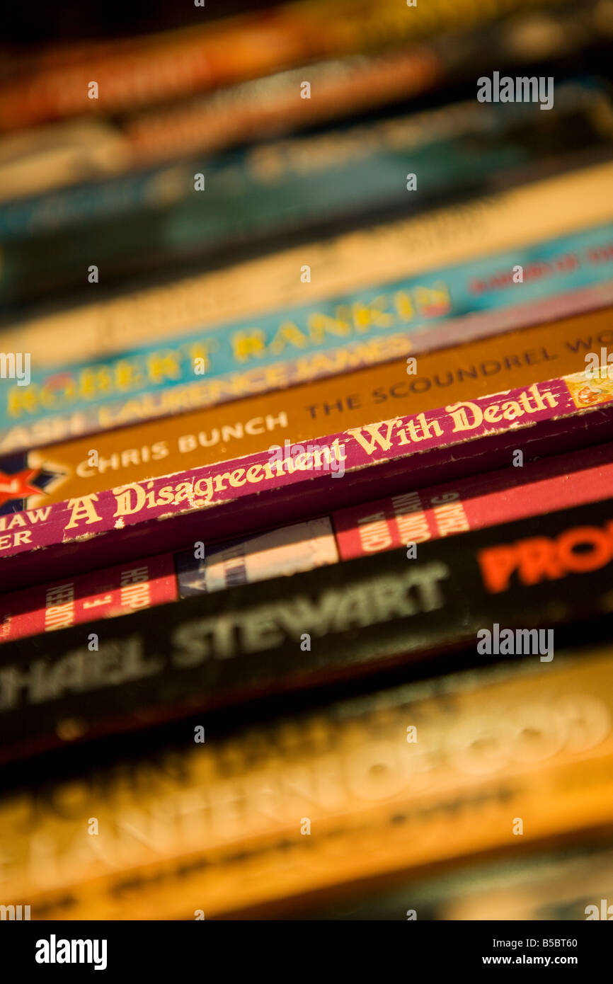 Second hand novels hi-res stock photography and images - Alamy