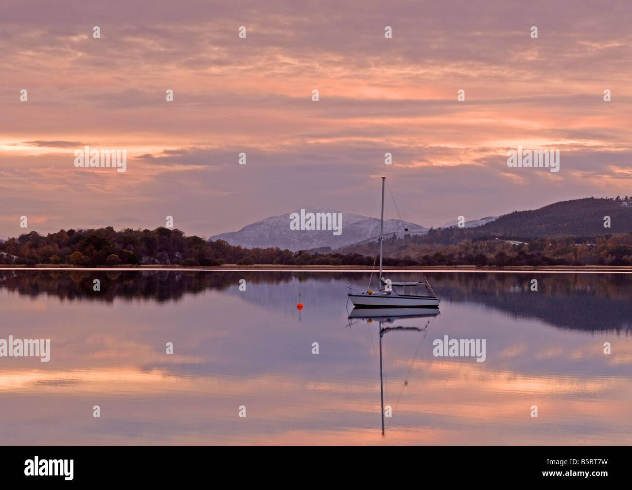 Loch insh watersports hi-res stock photography and images - Alamy