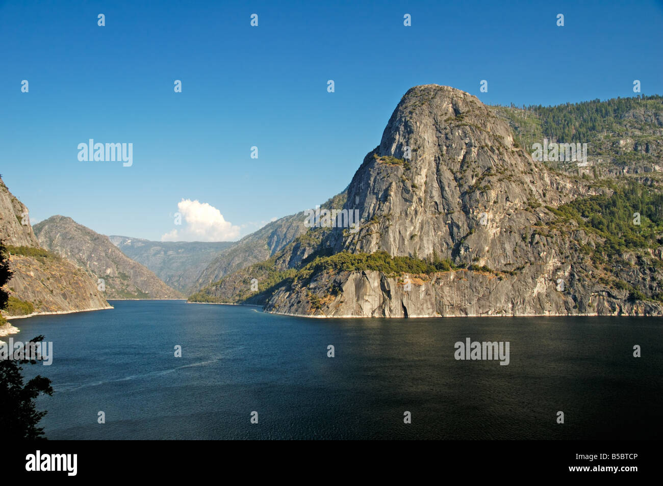 Hetch Hetchy Reservoir Yosemite National Park Stock Photo - Alamy