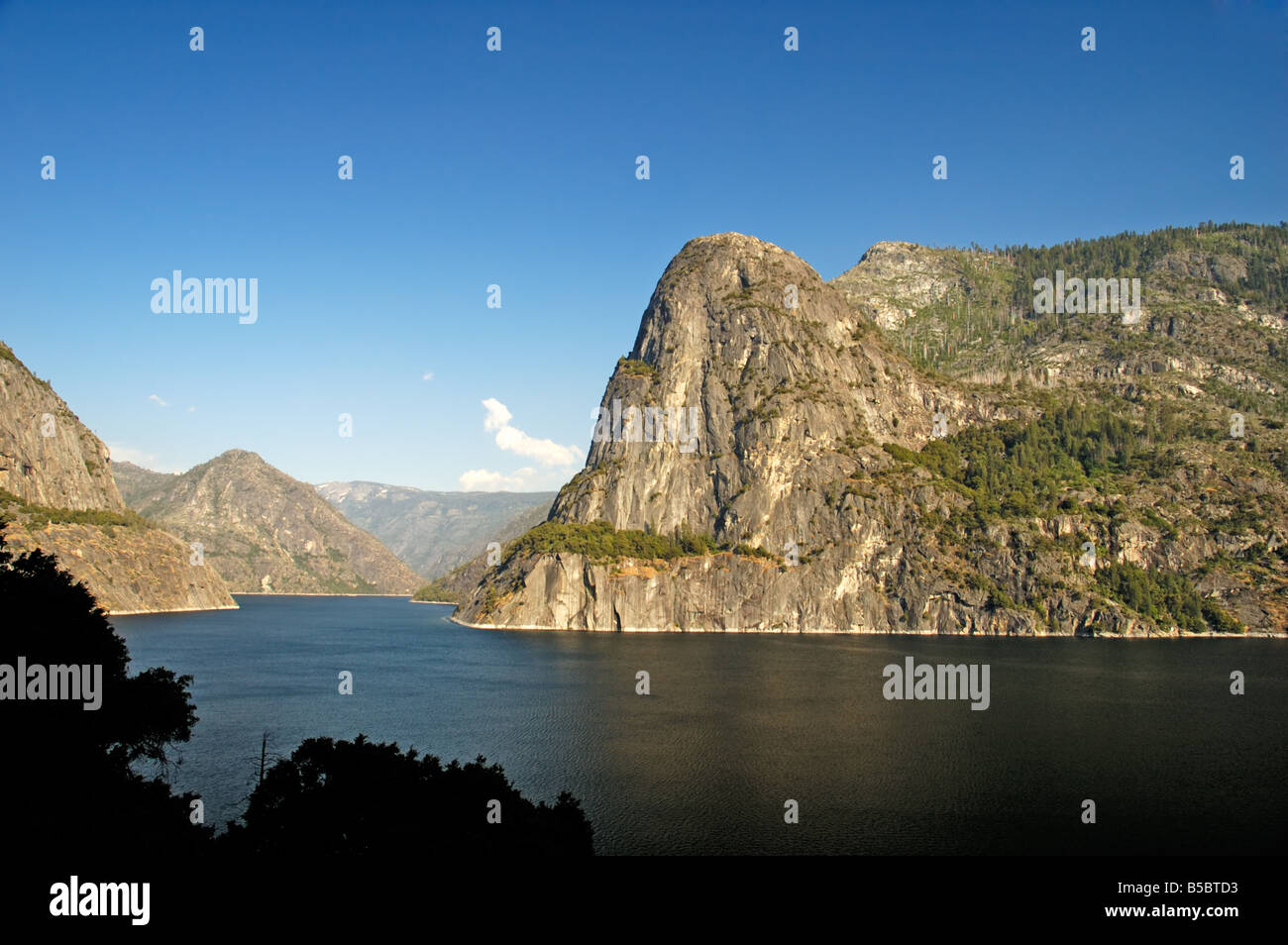 Hetch Hetchy Reservoir Yosemite National Park Stock Photo - Alamy