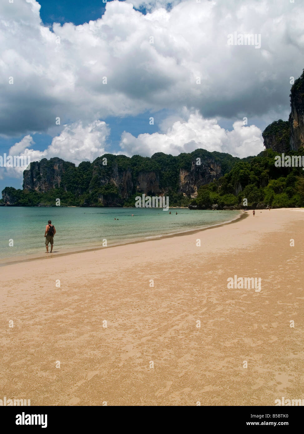 Empty scenery paradise tourist beach hi-res stock photography and ...