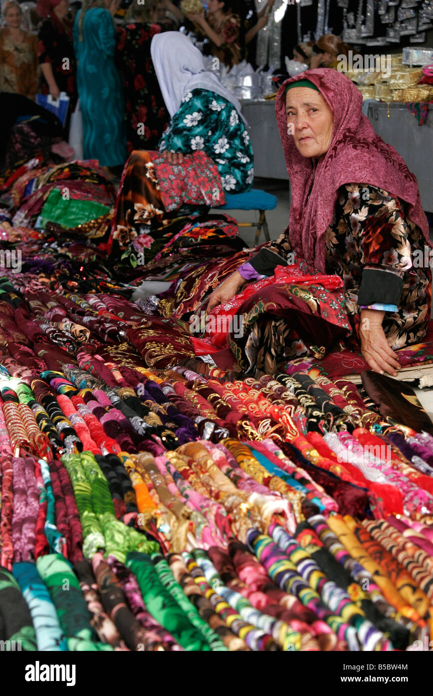 Uzbek women hi-res stock photography and images - Alamy