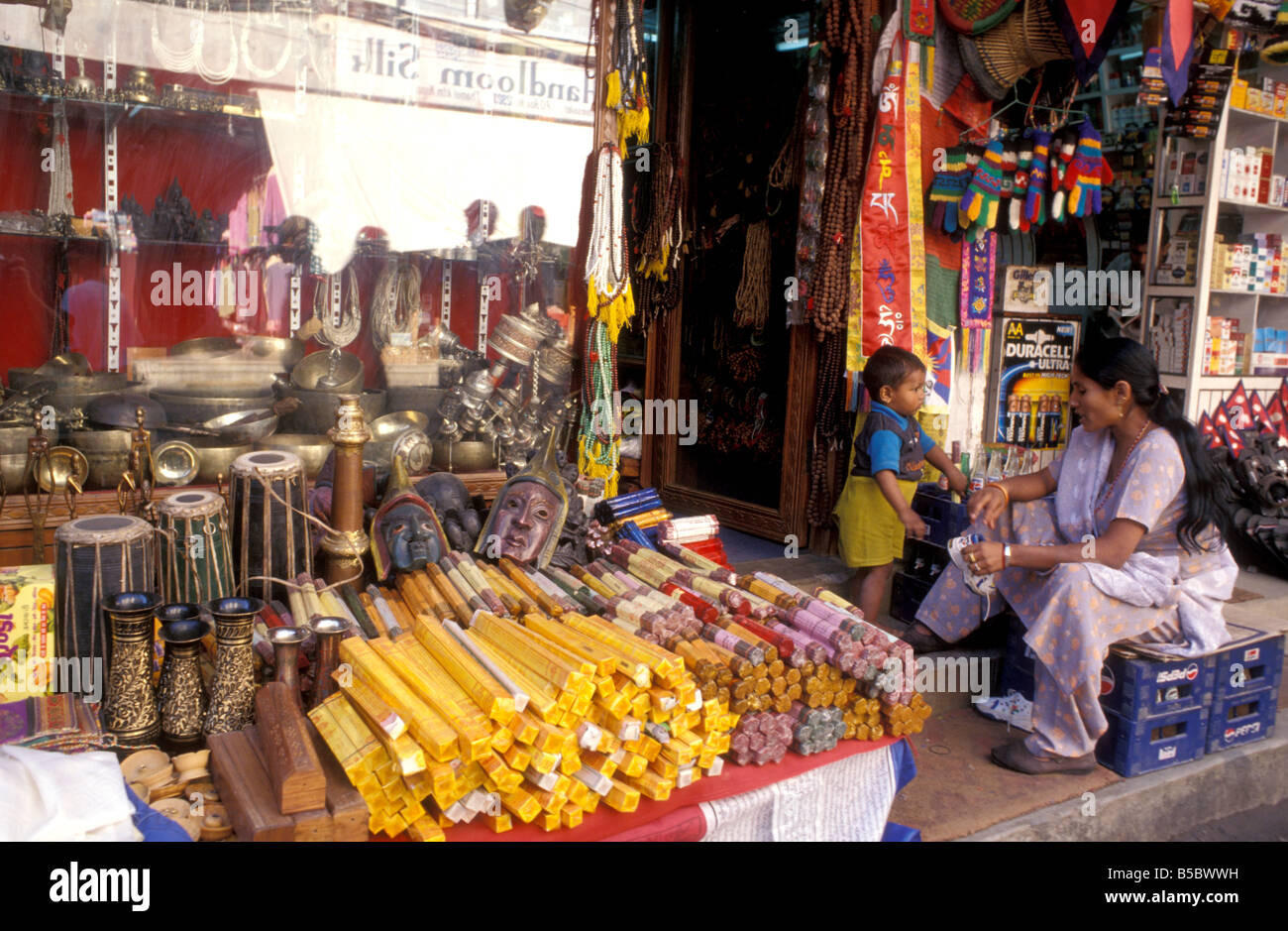 craft shop thamel kathmandu nepal Stock Photo - Alamy