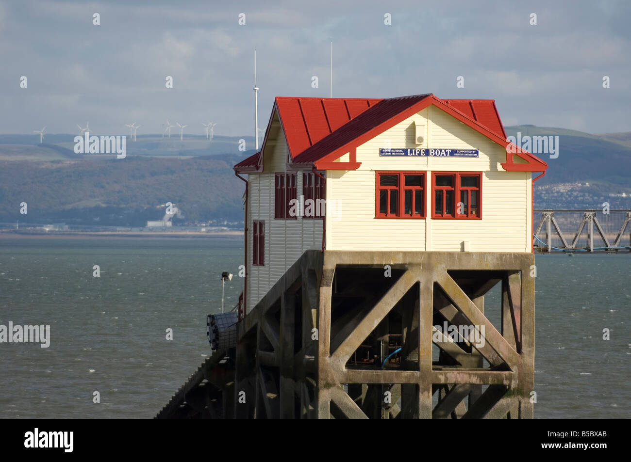 Rnli mumbles lifeboat station hi-res stock photography and images - Alamy