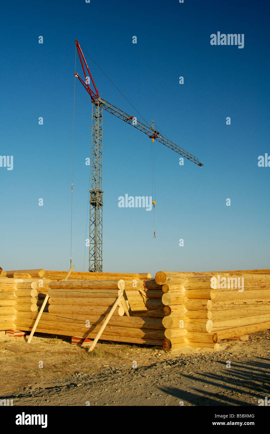 A new log cabin being constructed in Montana Stock Photo - Alamy