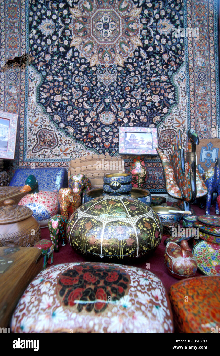 craft shop thamel kathmandu nepal Stock Photo - Alamy