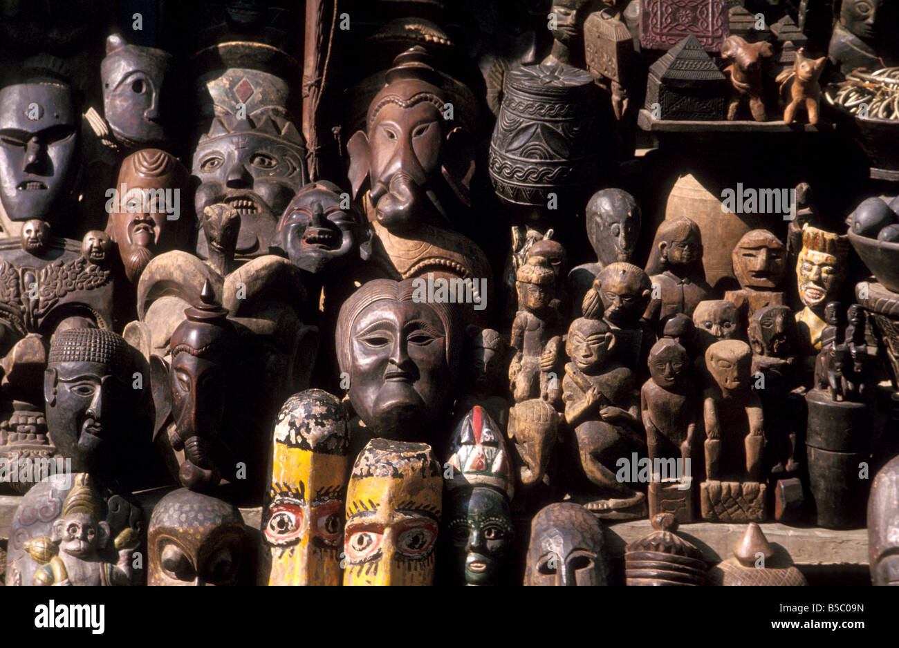 craft shop thamel kathmandu nepal Stock Photo - Alamy
