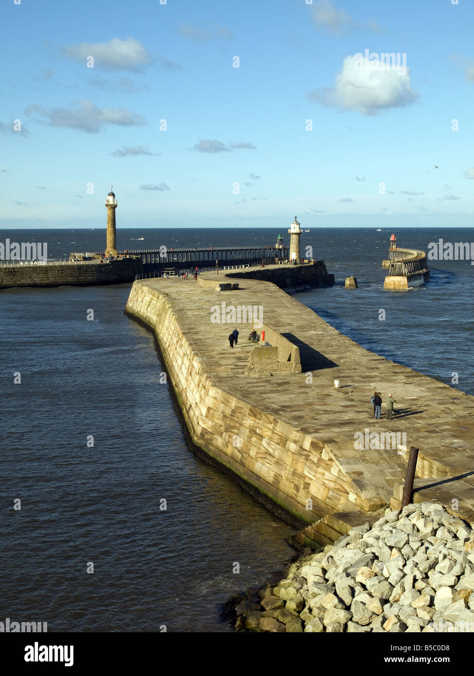 Whitby east pier hi-res stock photography and images - Alamy