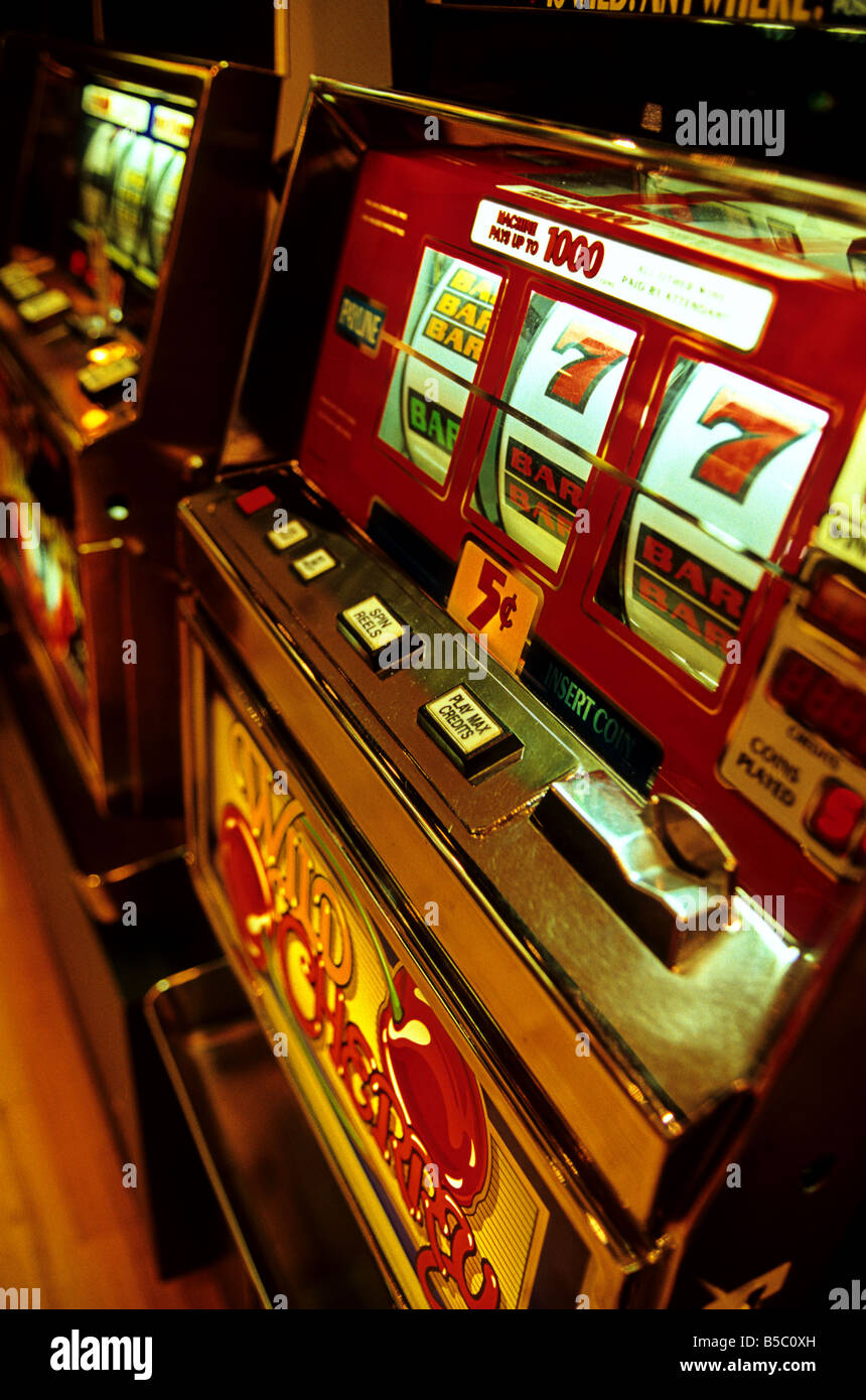 Las vegas slots people hi-res stock photography and images - Alamy