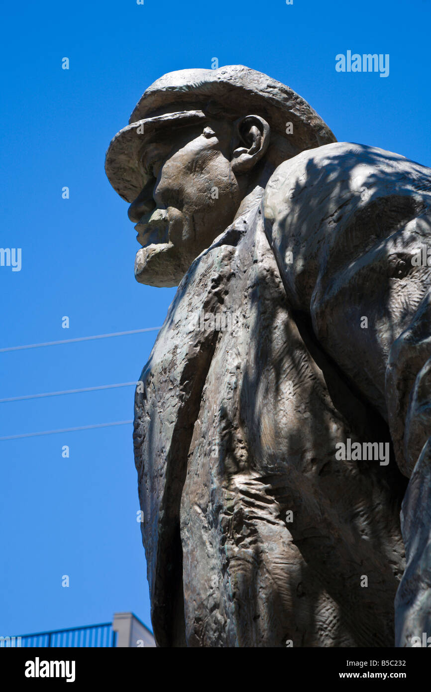 Bronze sculpture of Lenin in Fremont neighborhood of Seattle Washington ...