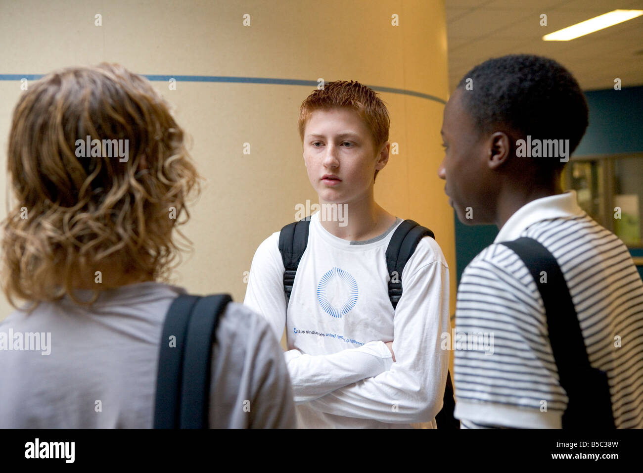 Teenagers group talking boys not girls hi-res stock photography and ...