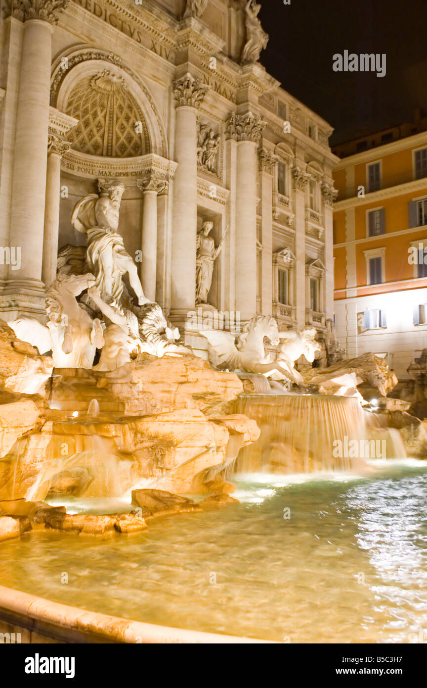 Fontanna and trevi and rome hi-res stock photography and images - Alamy